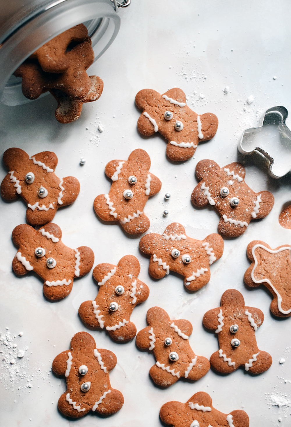 1-bowl vegan gingerbread men - Let's Eat Smart